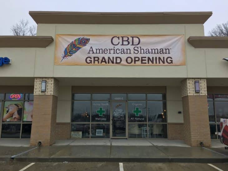 How to Choose a Storefront Sign for Your Small Business in 6 Steps