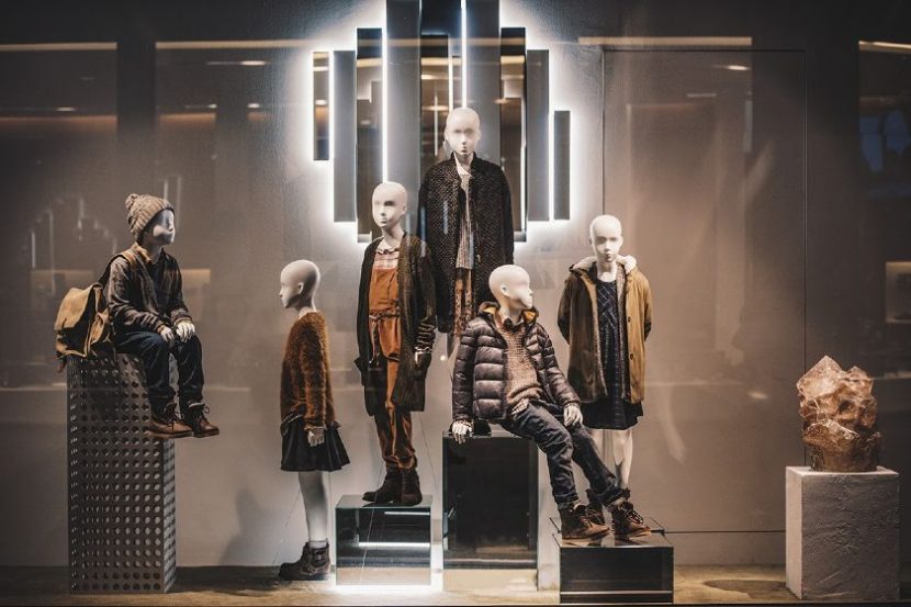20+ Tips & Ideas for Your Retail Store Window Displays