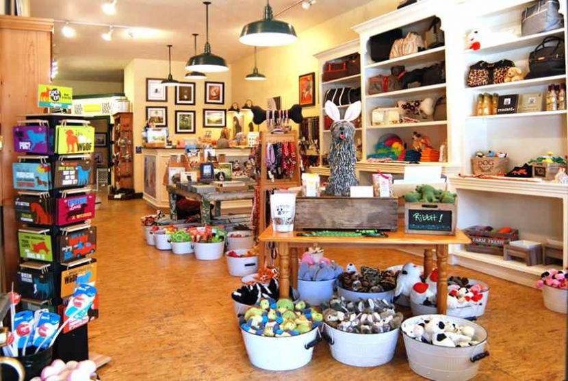 9 Retail Store Layouts & Tips for Designing Your Floor Plan