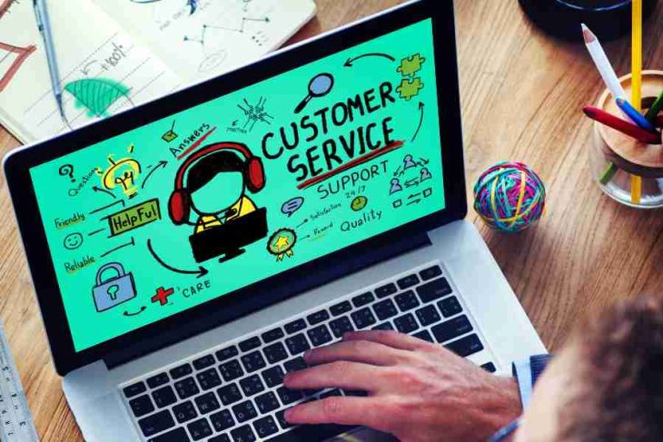 Help Desk vs Service Desk: Differences, Use Cases & Providers