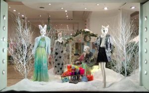 20+ Tips & Ideas for Your Retail Store Window Displays