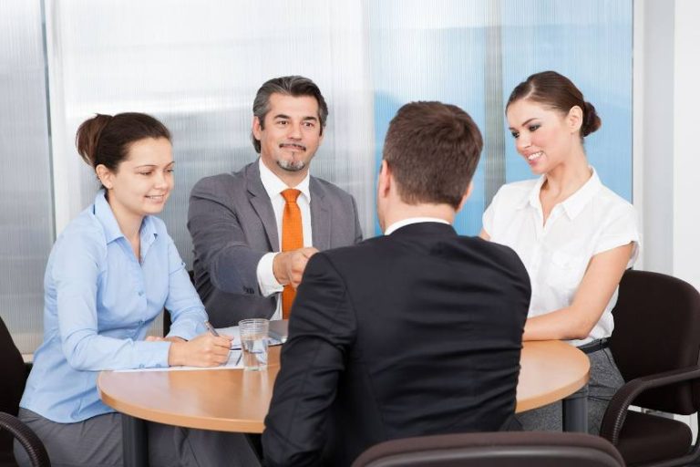 How to Conduct a Panel Interview: 7 Steps for Success