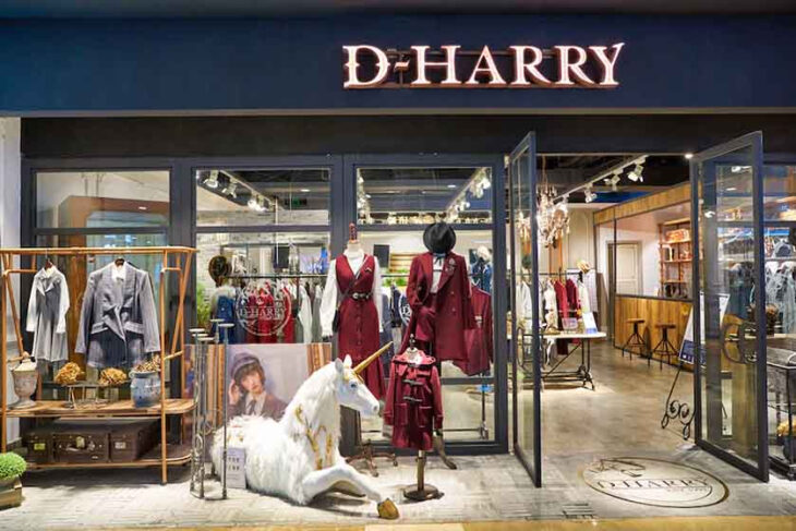 20+ Tips & Ideas for Your Retail Store Window Displays