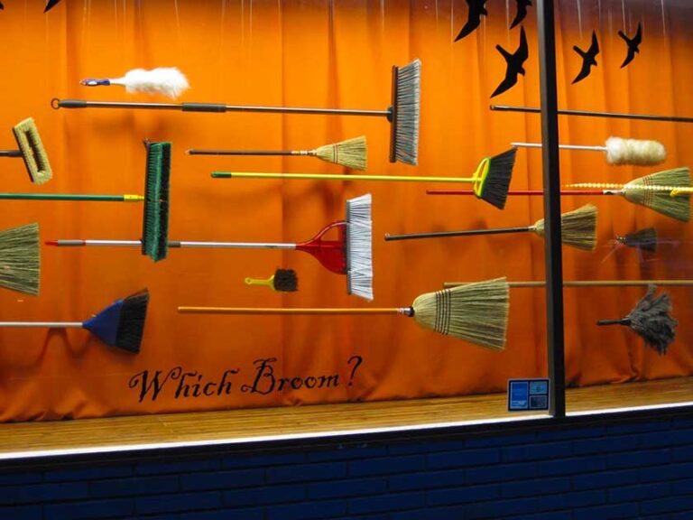 Retail Halloween Displays: 16 Tips & Ideas