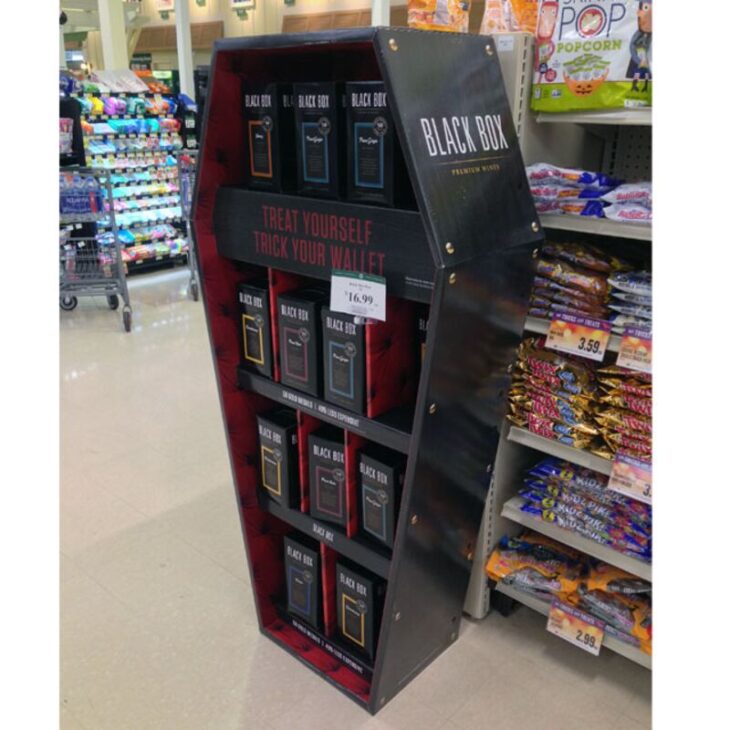 Retail Halloween Displays: 2024 Tips & Trends