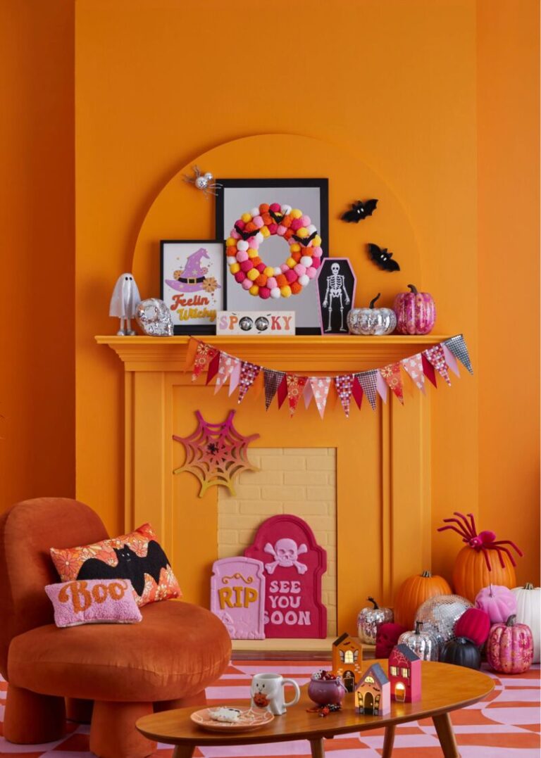 Retail Halloween Displays: 2024 Tips & Trends