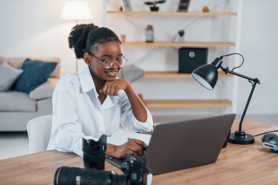 An Honest Review of Substack in 2025 & Tips for Growth